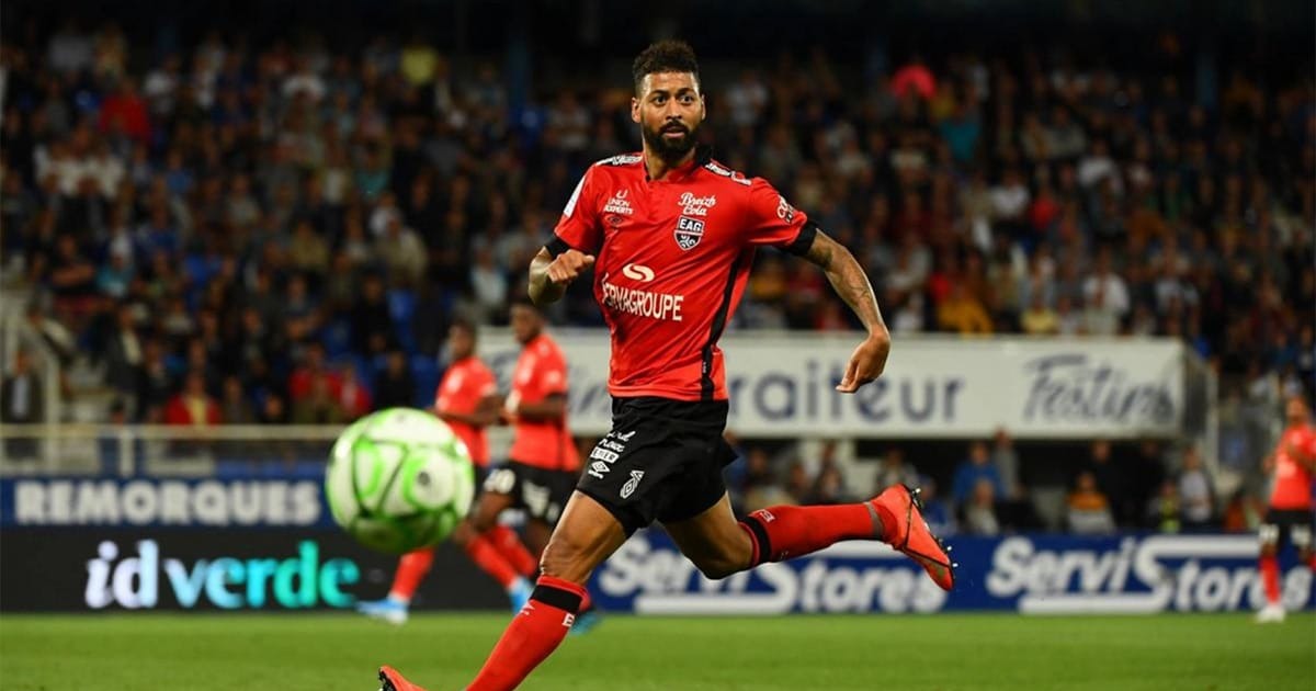 Football (Ligue 2) - Lloyd Palun signe au SC Bastia