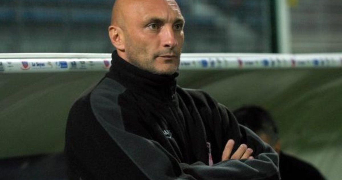 Football (Ligue 2) - Olivier Pantaloni prolonge officiellement à l'ACA ...