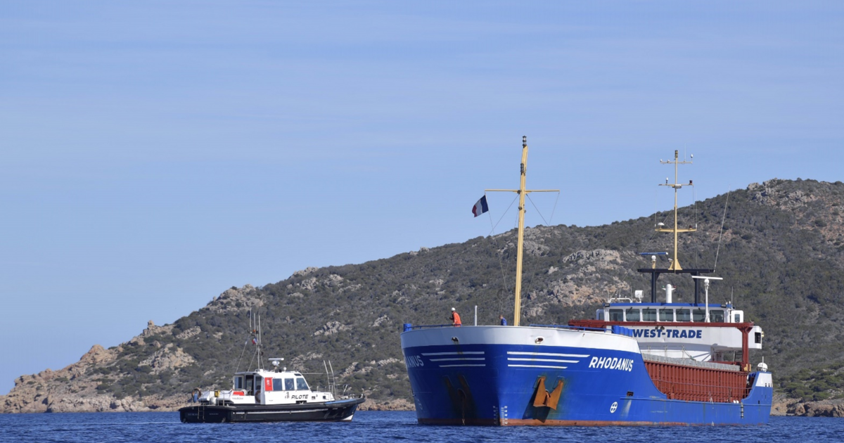 Le Rhodanus, déséchoué, subit une inspection