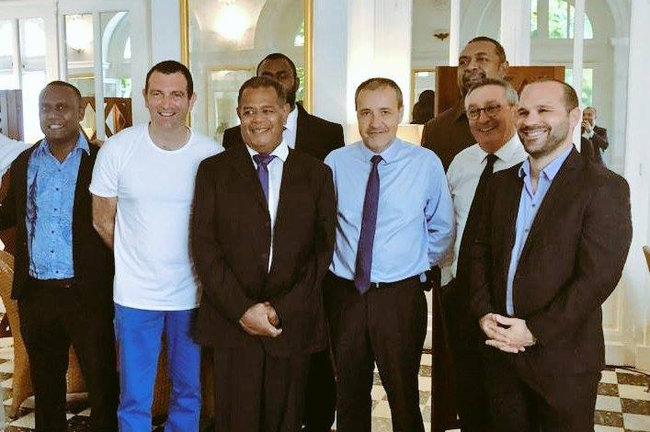 Daniel Goa, le porte-parole du FLNKS a rencontré des élus de l ...