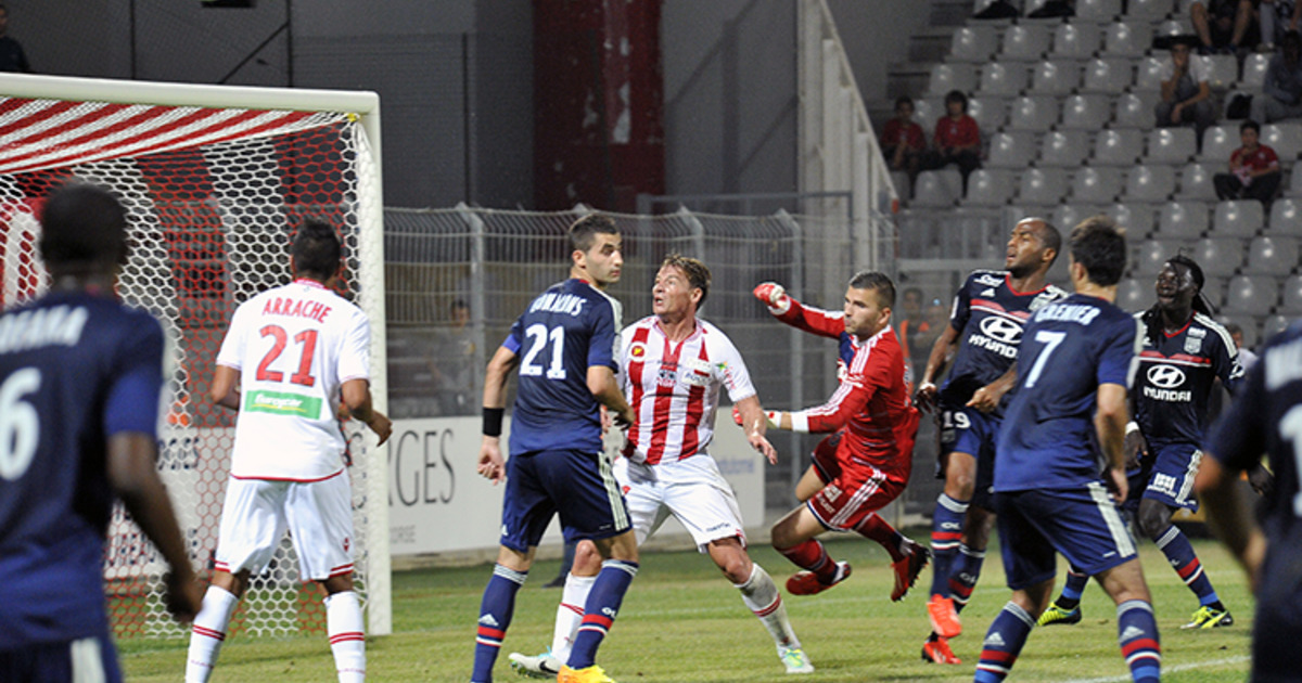 Football Ligue 1 Première Victoire Héroïque De Lac Ajaccio Contre